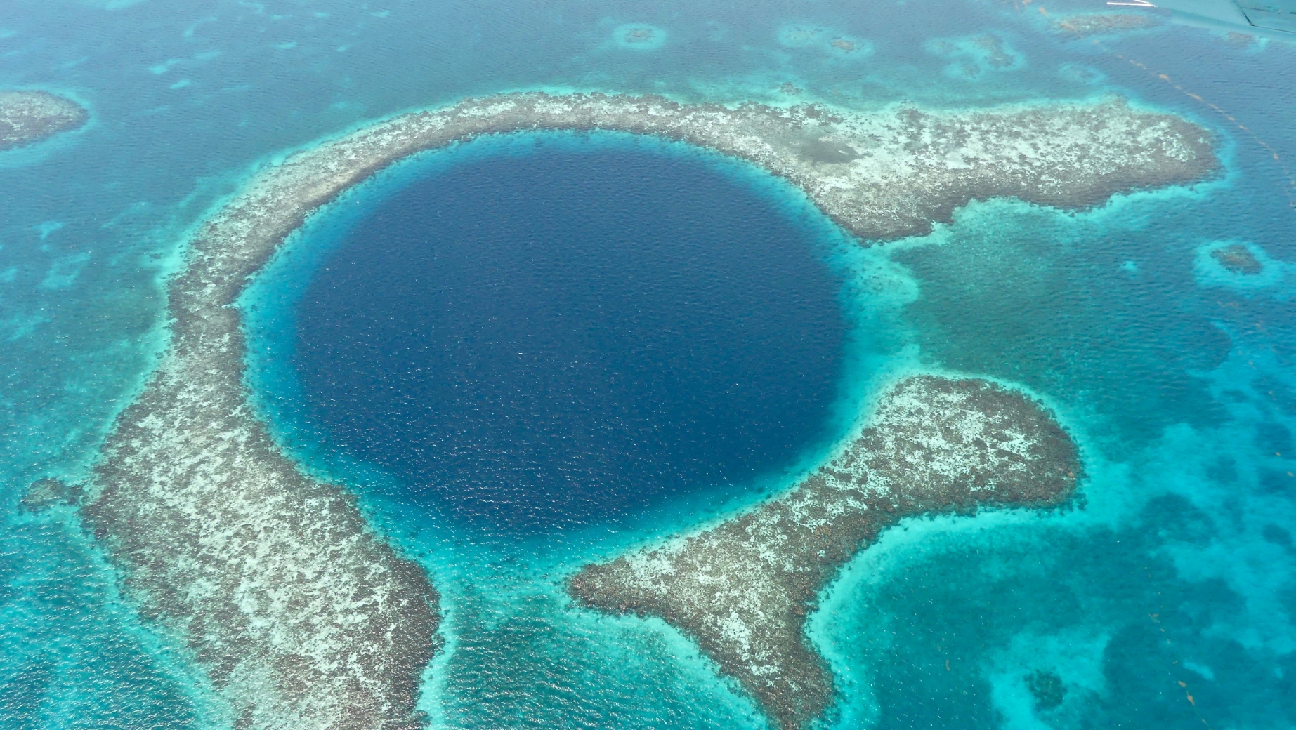 The Great Blue Hole: Belize - TRAVLIVE
